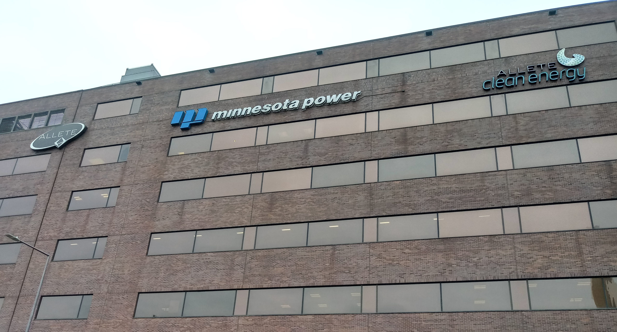 Urge Your Electric Utility to Move to 100% Clean Energy by 2035